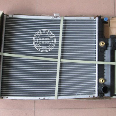 适用于宝马 E34 E39 520I 523I 525I 528I 530I 水箱 散热器