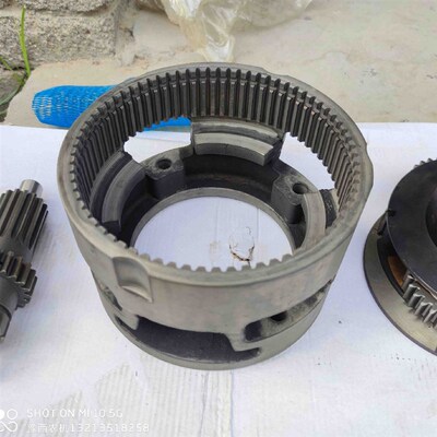 雷沃欧豹650 700A变速箱  爬行档齿圈  星行座齿轮轴全套配件原厂