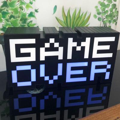 电玩发声游戏图标灯七彩小夜灯GAMEOVER字样LED灯USB发光字灯