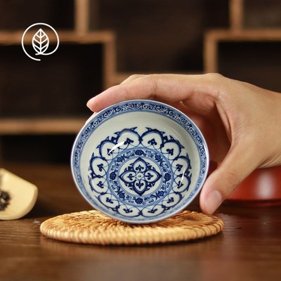 景德镇青花瓷宝相普洱杯茶杯仿古泥主人杯家用中式复古陶瓷单人杯