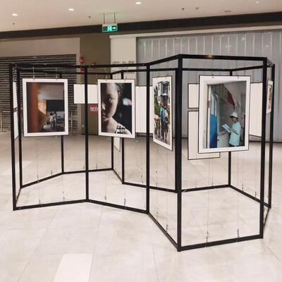 户IQT外棱柱屏风展板术作品挂画览架摄美影八作品展可折叠书画展