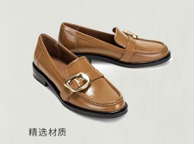 黑色平跟大牌女鞋金属装饰小香风