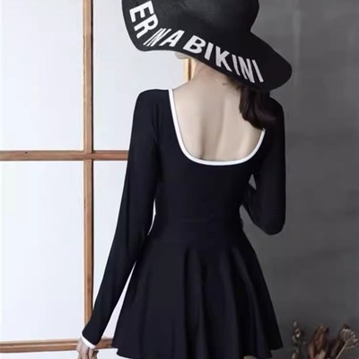 连体裙式泳衣女高级感两件套保守遮肚显瘦长袖游泳衣泡温泉冬泳装