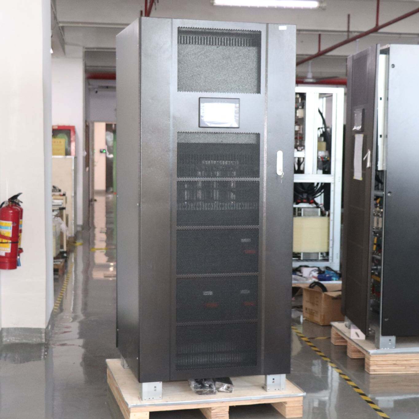 兴科荣厂家直销三相工频在线式UPS不间断电源380V160KW200 250KVA
