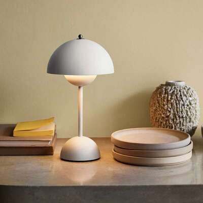 意大利 bellhop花苞调光小夜灯LED儿童无线充电卧室床头书房台灯