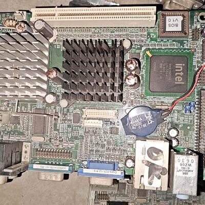 LE80554VC0010MSL8XR威达工控机主板二手议价