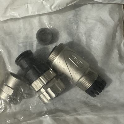 议价--全新MRVTECH精奇科技M12网络接头，型号EDF428-