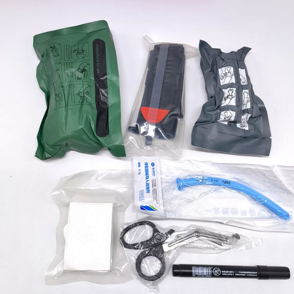 野战三代急救包 防水应急包户外自救包 IFAK first aid kit