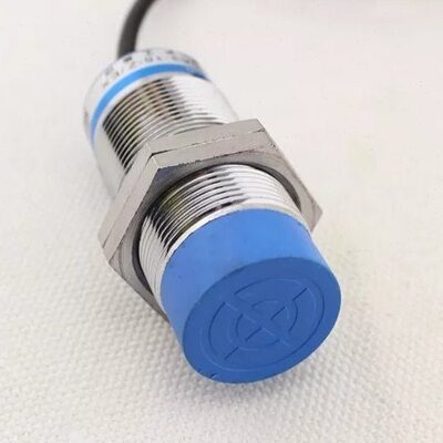 电感式接近开关LJ30M-15P1/P2三线PNP常开DC5V12V24V36V感应金属