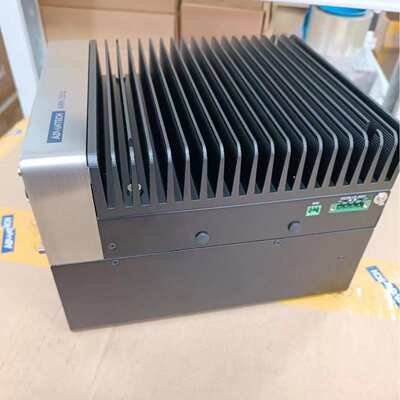 研华 ARK-3532B 无风扇工控机，支持10代处理器，恶劣环境使用