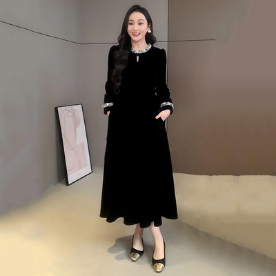 大码法式高级感打底丝绒连衣裙女秋冬胖mm收腰遮胯显瘦礼服小黑裙