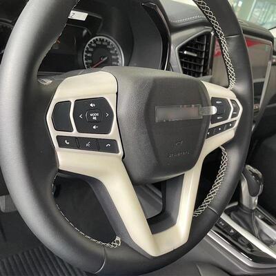 适M用装于五十铃21-22款D250-AX方向盘面板饰框方向盘按键改内饰