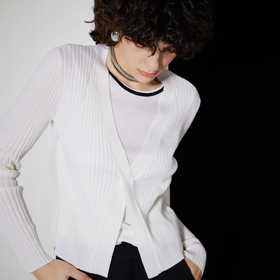 APARALLEL领口撞色X型门襟羊毛针织