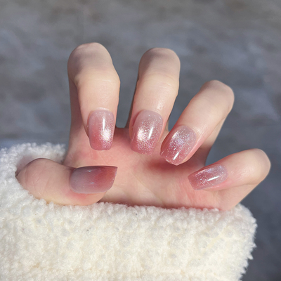 轻奢粉色渐变穿戴甲短款显白