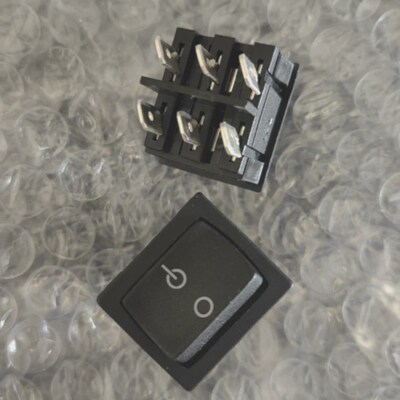 ARCOLECTRIC  H8660VBAAT  船形翘板开关带开关标识 DPDT 250V10A