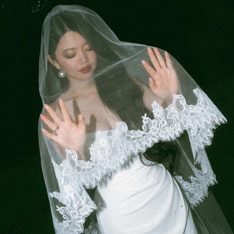 新娘头纱定制主婚纱蕾丝绣字头纱结婚配件户外草坪婚礼拍照道具