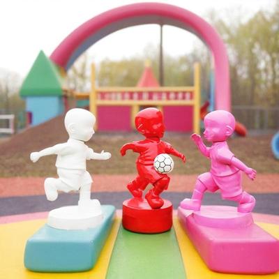 玻璃钢卡通足球小人雕塑户外幼儿园商场美陈装饰摆件学校运动景观