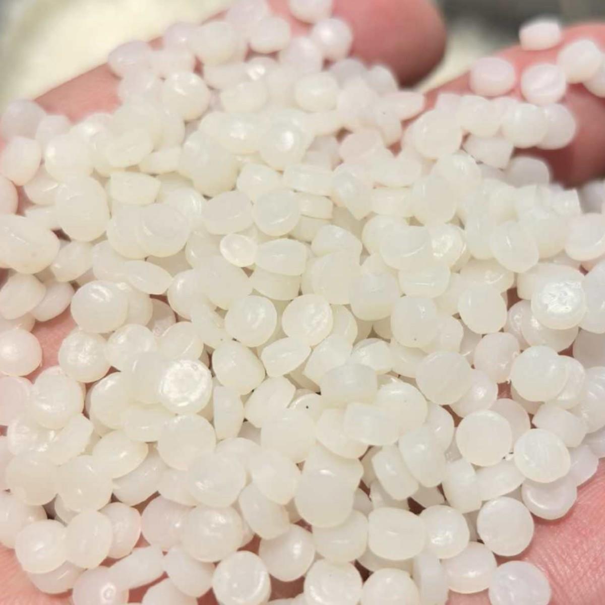 透明再生HDPE塑料颗粒 碳足迹显著降低 助力实现可持续发展目标