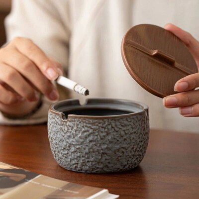 Ceramic Fly Ash-proof Ashtray with Cover Creative Personalit