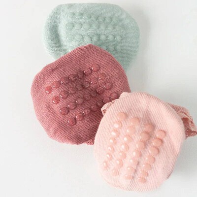 Lovely Infant Sock Cartoon Newborn Baby Socks Dispensing Glu