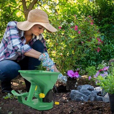 Gardener Hand Crank Seeder 1.5L Capacity Broadcaster