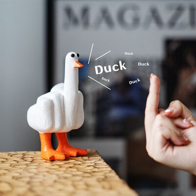 亚马逊新款Duck You创意中指鸭装饰品摆件中指雕像树脂工艺品摆件