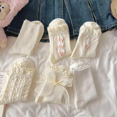 White socks for women, suitable for summer, made of pure cot