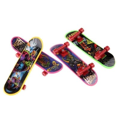 4pcs/pack finger board mini skateboard toy boy kids children