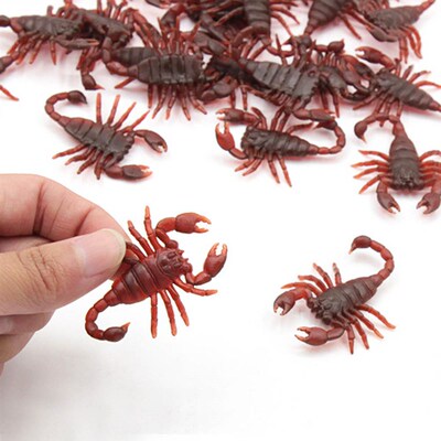 5pcs  Halloween Decoration Props Gadget Plastic Cockroaches