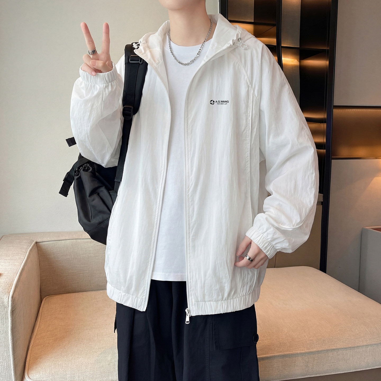 夏季男生简约韩系防晒衣时尚休闲户外防紫外线百搭轻薄学生防晒服