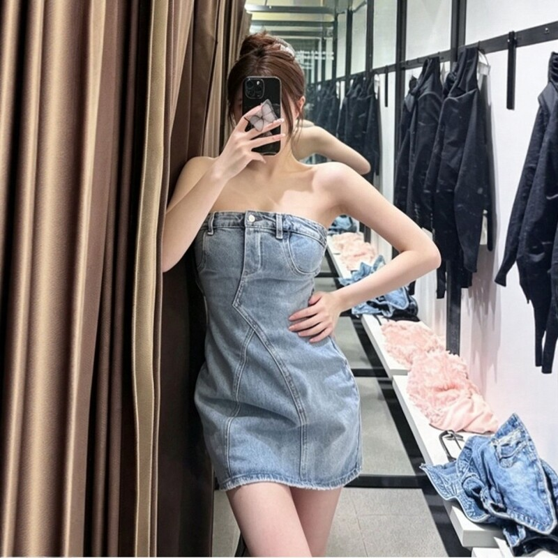 今年流行高级感抹胸裙气质牛仔连衣裙女时尚夏季新款洋气百搭洋气