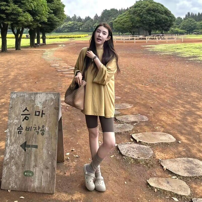 2026夏季新款慵懒松弛感黄色冰丝T恤空调衫薄纱罩衫鲨鱼短裤套装