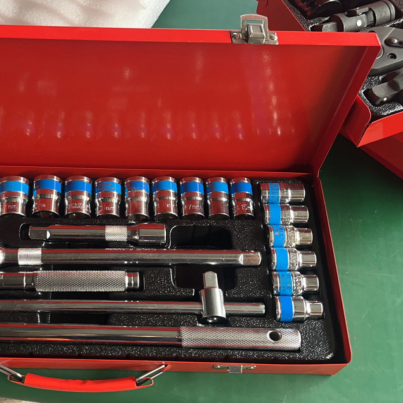 磷化1/2大飞棘轮扳手套筒组合黑快轮修车工具套装汽车维修工具箱