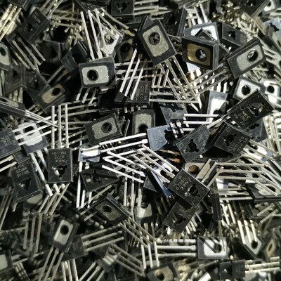 常用混装三极管to-126 BD仔 D772 882 13003 135 136 等随机100克