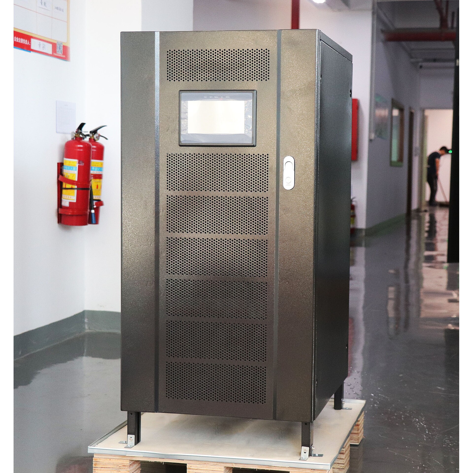 厂家直销三相工频在线式UPS不间断电源10KW15 20 30KVA纯正玄波