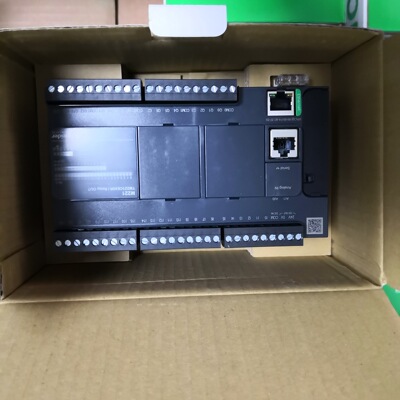 TM221CE40T PLC可编程控制器集成 1个以太网口，40点IO，源型输出