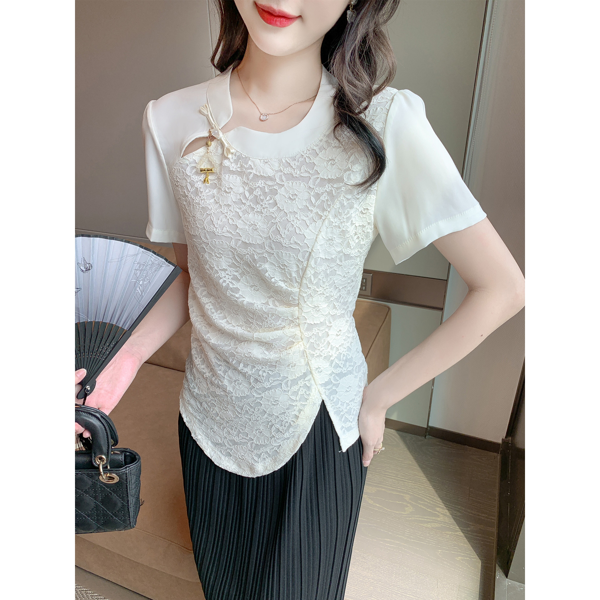 2026夏季新款气质蕾丝小衫百搭上衣盘扣钩花镂空短袖T恤女蕾丝衫