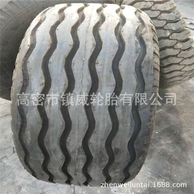 沙漠运输轮胎 20-20 曲顺花纹工程机械轮胎