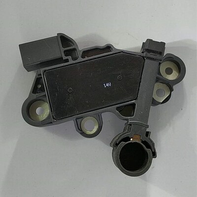 适用于奔驰E300 S350 S500R350GL350S600发电机调节器F00M346081