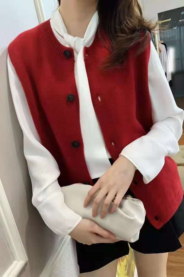 本命年红色百搭马甲背心开衫女坎肩秋冬圆领羊毛针织马夹外套