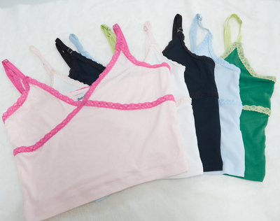 柔软舒适蕾丝花边修身短款百搭