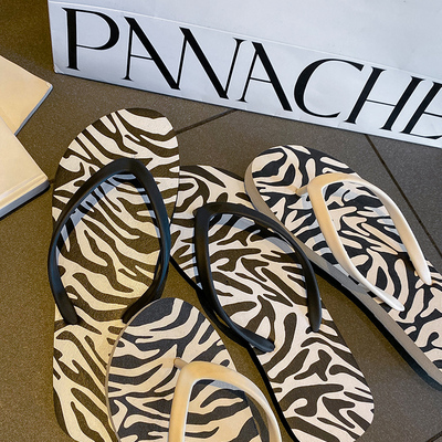 人字拖女2025新款夏季夹脚防滑平底休闲沙滩凉拖斑马纹ins潮拖鞋