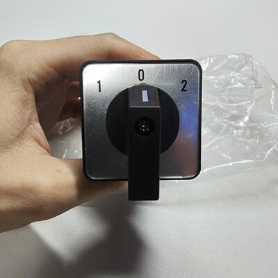 全新格磊万能转换开关LW28206额定电流20A符合议价