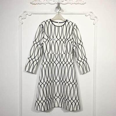 西树系列 8121S148 时尚连衣裙品牌女装折扣颦
