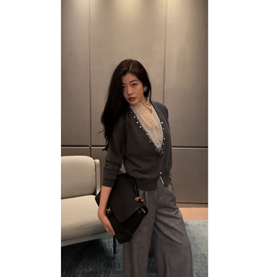 N.COU妮蔻25冬新款别致设计感小众假两件拼接绣亮片短款针织开衫