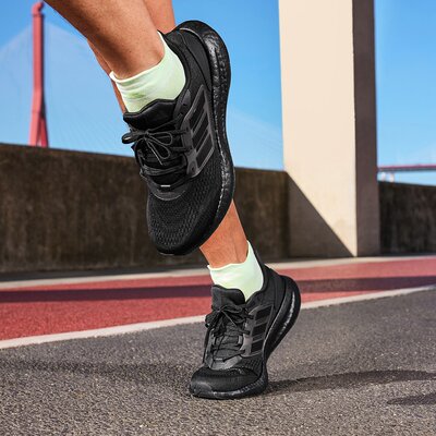 阿迪达斯Pureboost22网面透气减震回弹运动织物跑鞋