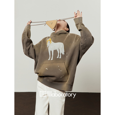 周里物出品「黄蝶白马」沥灰色加绒卫衣女2026春季新款宽松上衣