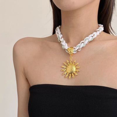 编绳高级感金属花朵项链女choker