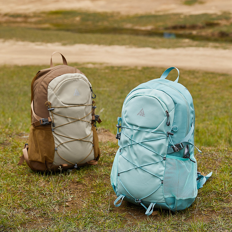 户外徒步登山包女轻便旅游爬山通勤背包大容量短途旅行运动双肩包