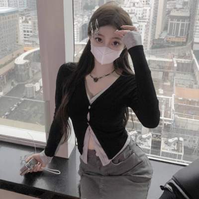 chi纯欲辣妹假两件V领纽扣气质长袖t恤女春秋长袖修身打底上衣女